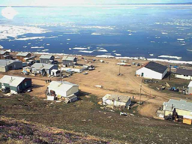 Canada Photos - Pictures of places in Canada. Pond Inlet Nunavut Territory